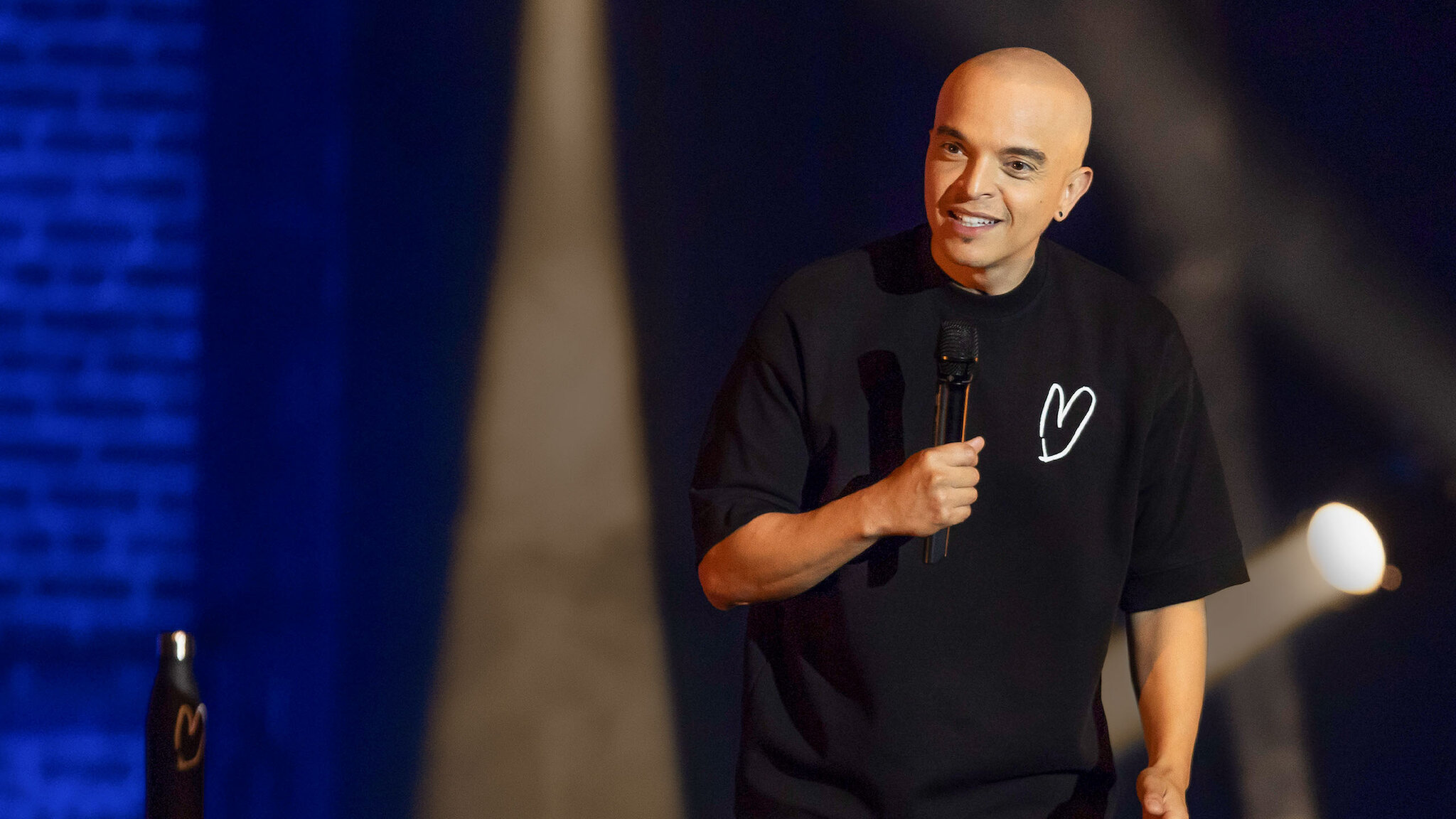 Watch Rachid Badouri: Les fleurs du tapis | Netflix Official Site