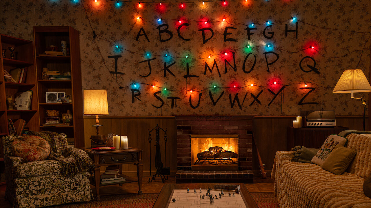 Stranger Things: Şömine Keyfi izlemenizi bekliyor | Netflix Resmi Sitesi