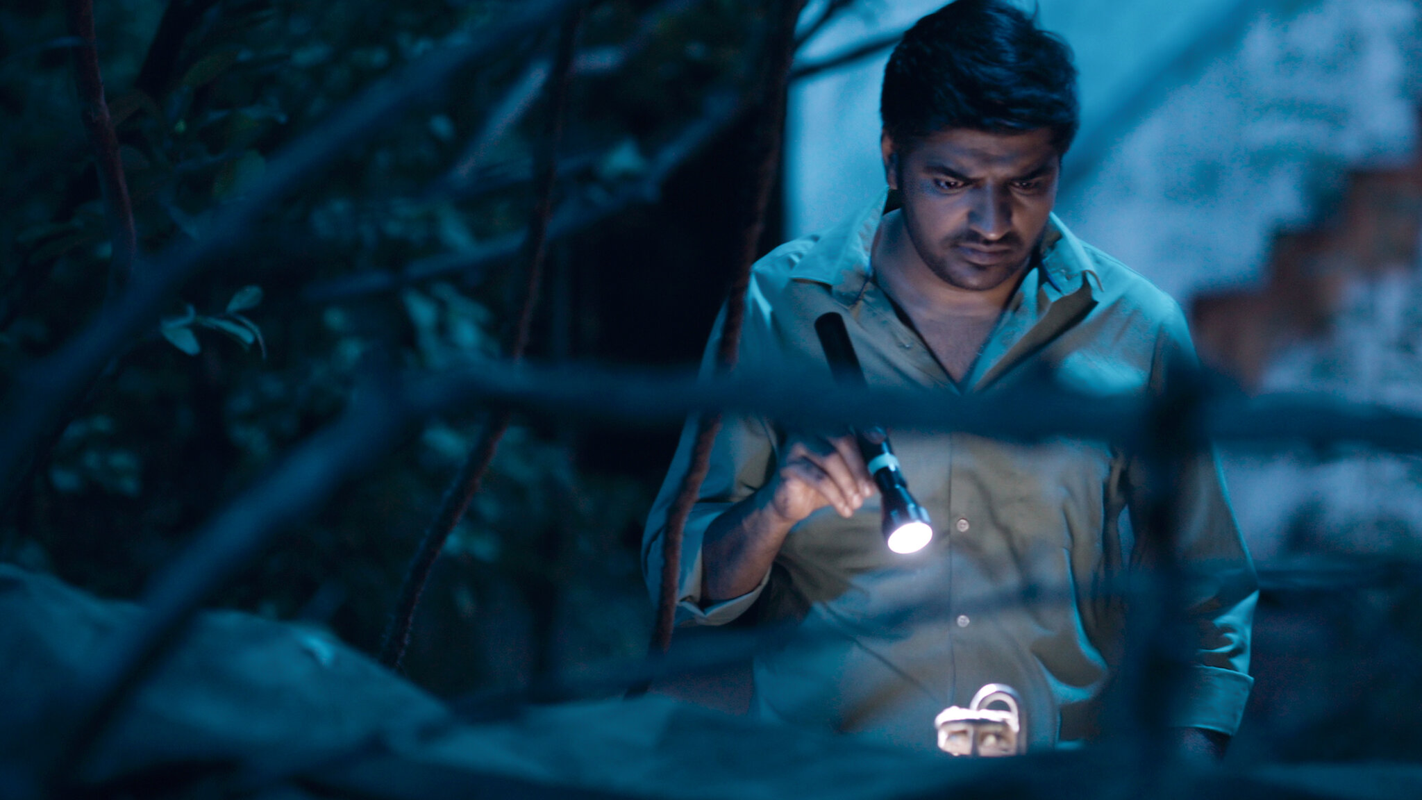 Watch Conjuring Kannappan | Netflix