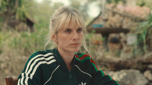 Watch Wingwomen | Netflix Official Site