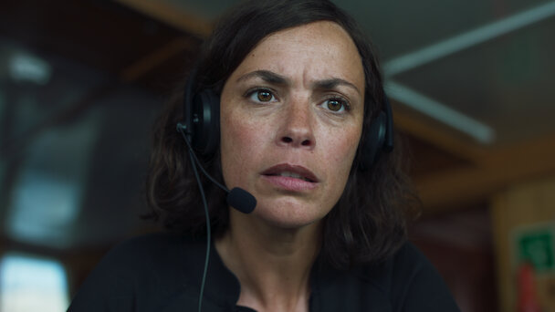 Watch Under Paris | Netflix Official Site