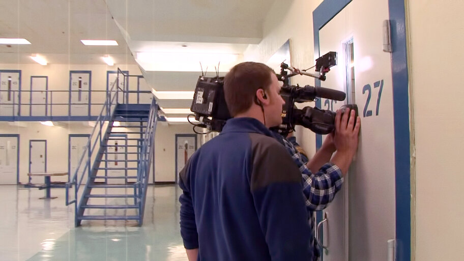 Watch Lockup: Raw | Netflix