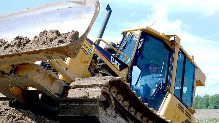 Watch Mighty Machines | Netflix