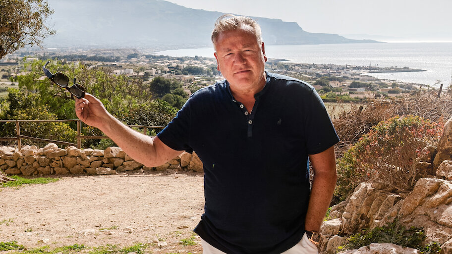 Watch Ray Winstone's Sicily | Netflix