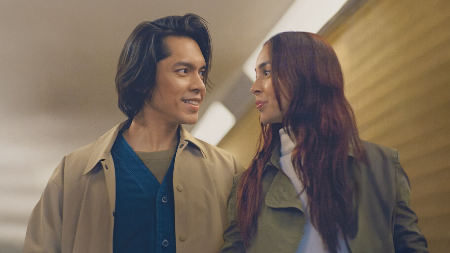 Watch Hold Me Close | Netflix