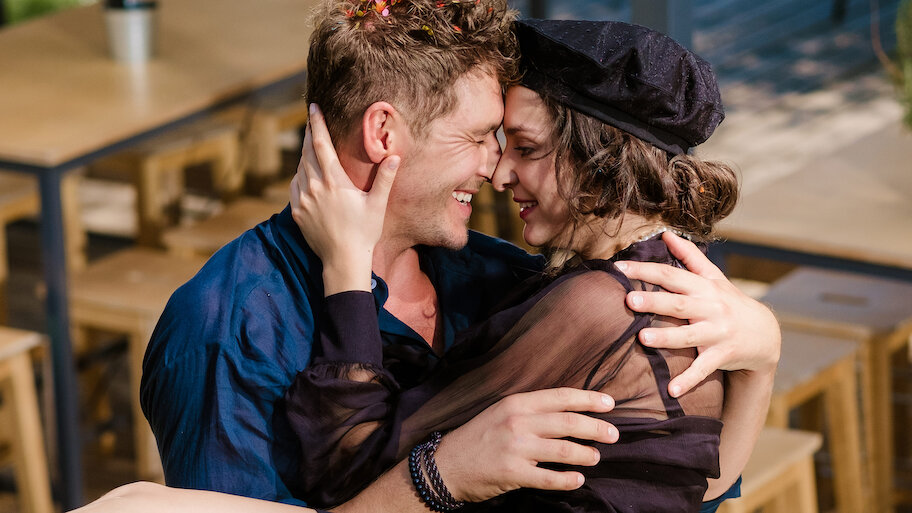 Watch Bad Luck Good Love | Netflix