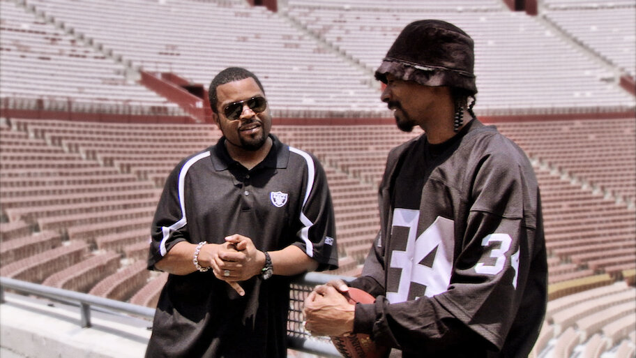 Watch 30 for 30: Straight Outta L.A. | Netflix