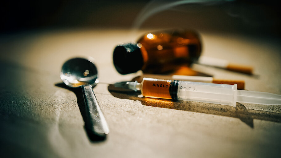 Watch Poisonous Liaisons | Netflix