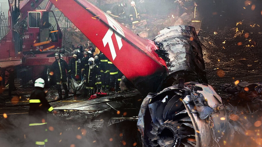 Watch A Tragedy Foretold: Flight 3054 | Netflix Official Site
