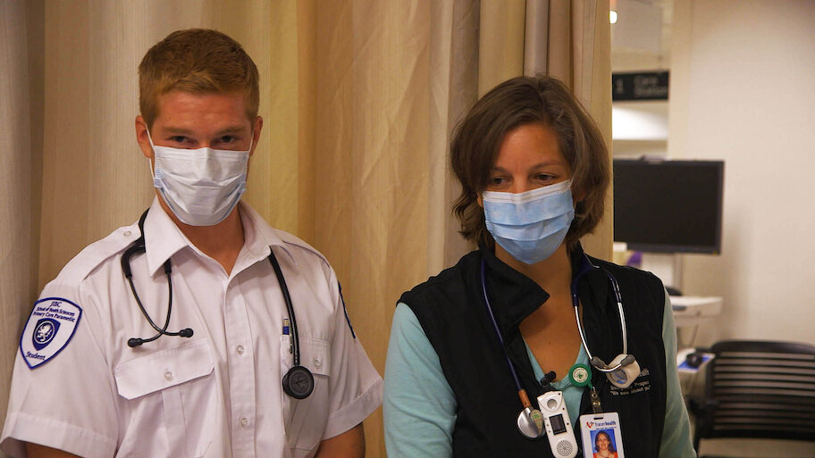 Watch Emergency | Netflix