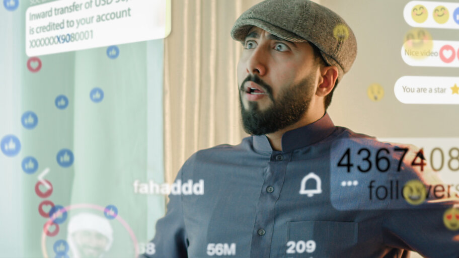 Watch Social Man | Netflix