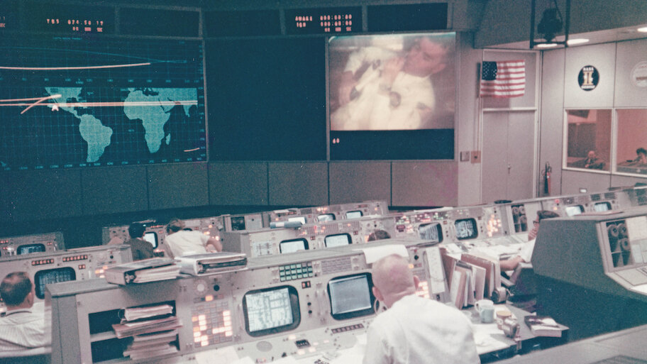Watch Mission Control: The Unsung Heroes of Apollo | Netflix