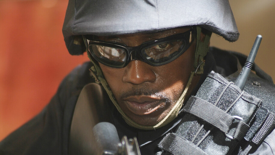 Watch The Contractor | Netflix