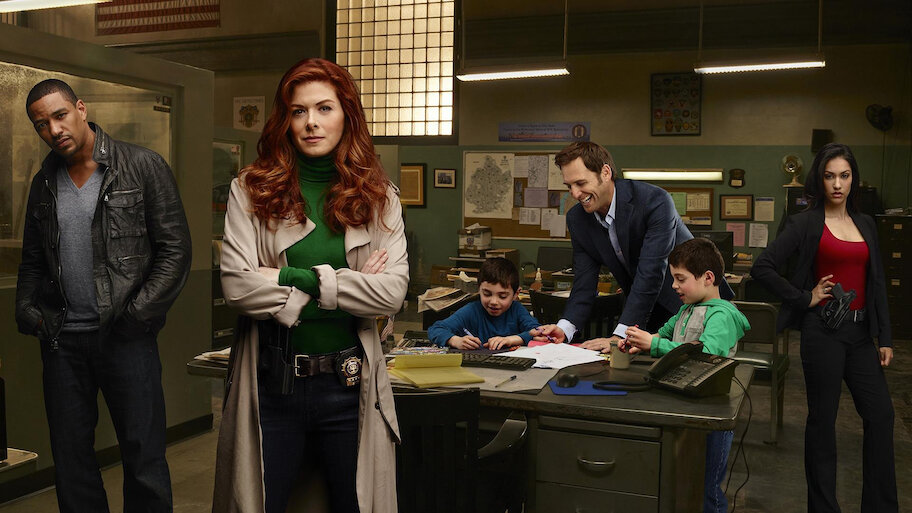 Watch The Mysteries of Laura | Netflix