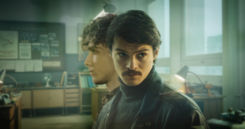 Watch Operation Hyacinth | Netflix Official Site