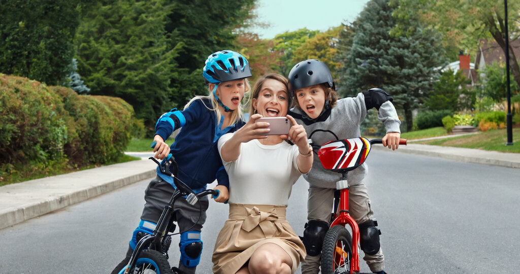 Watch The Guide to the Perfect Family | Netflix Official Site