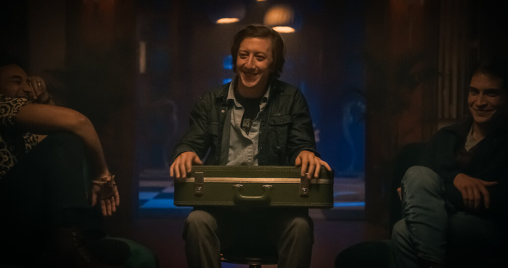 Watch IT'S WHAT'S INSIDE | Netflix Official Site